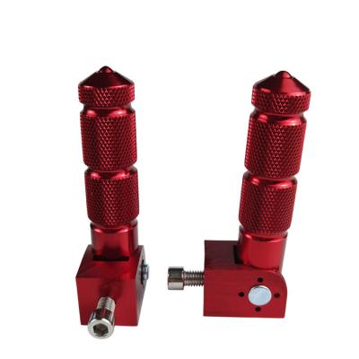 Cina Calzature per motociclette in lega di alluminio rosso con pieghevole e modifica CNC personalizzata in vendita