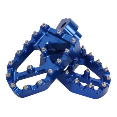 China Extended Foot Pegs for Yamaha YZ YZF WR 85 125 250 400 450F Improved Grip and Comfort for sale