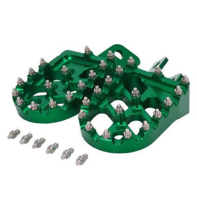 Cina Calzature per piedi in lega di alluminio CNC personalizzate per Kawasaki KLX110 110L KX60 in verde/nero in vendita