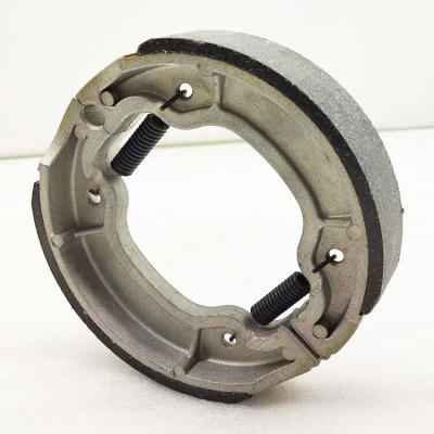 Cina Scarpe di freno per motociclisti di colore nero per Yamaha YFM80 YBR125 RXZ135 XV250 Sostituire/riparazione in vendita