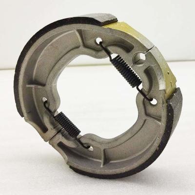 Cina Scarpe di freno per motociclisti di colore nero per Yamaha YFM80 YBR125 RXZ135 XV250 Sostituire/riparazione in vendita