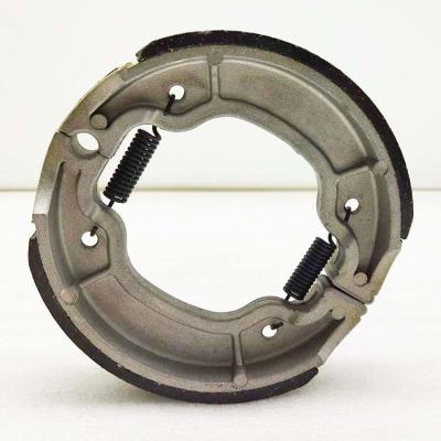 Cina Scarpe di freno per motociclisti di colore nero per Yamaha YFM80 YBR125 RXZ135 XV250 Sostituire/riparazione in vendita