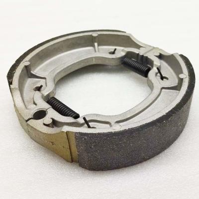 Cina Scarpe di freno per motociclisti di colore nero per Yamaha YFM80 YBR125 RXZ135 XV250 Sostituire/riparazione in vendita