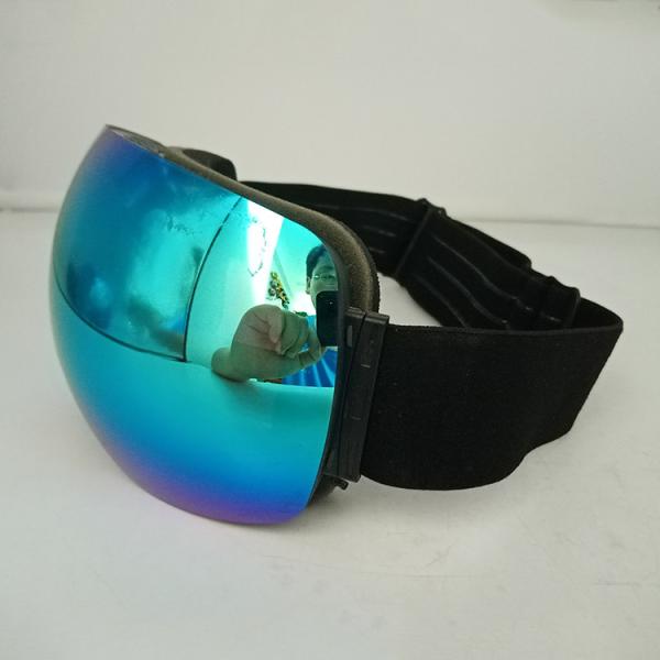 Quality Customizable Colors Ski Goggles with Anti-fog Magnetic Lens and Windproof Design for sale