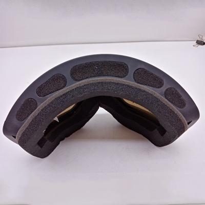 Cina Occhiali da sci neri unisex con telaio in TPU antinfoche personalizzato e telaio in nero OTG in vendita