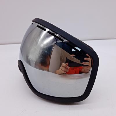 Cina Occhiali da sci neri unisex con telaio in TPU antinfoche personalizzato e telaio in nero OTG in vendita
