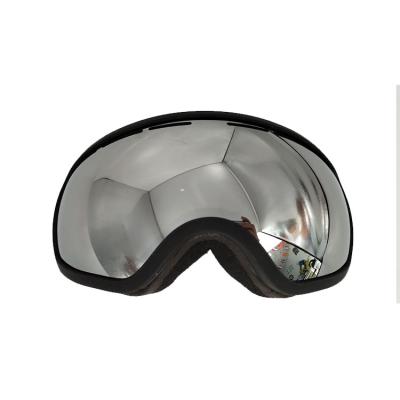 Cina Occhiali da sci neri unisex con telaio in TPU antinfoche personalizzato e telaio in nero OTG in vendita