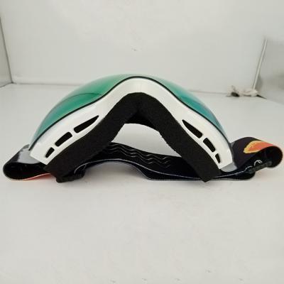 Cina Occhiali da sci per adulti personalizzati con lenti UV400/Anti-Fog/Anti-Scratch in vendita