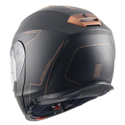 China Capacetes de motocicleta de fibra de carbono personalizados Flip Up DOT aprovados para clientes OEM / ODM à venda