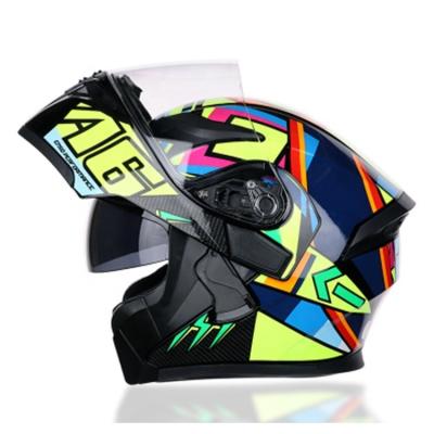 Cina Casco ABS ad alta resistenza per motoslitte e motociclette con doppia visiera in vendita
