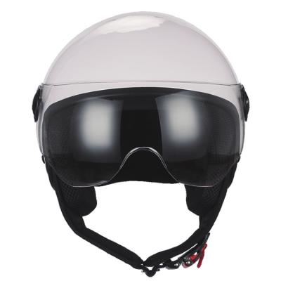 Cina Caschi per motocicli a faccia aperta con visiera anti-graffi in vendita