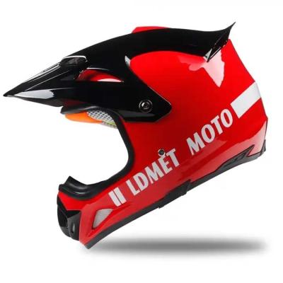 Cina DOT approvato XL motocicletta dirt bike casco motocross con logo personalizzato in vendita