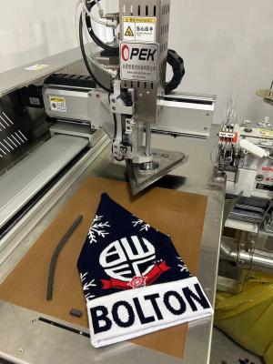 Cina Alta velocità 9 pollici larghezza a maglia 7 GG Overlock macchina da cucire per cappello a maglia invernale a maglia in vendita