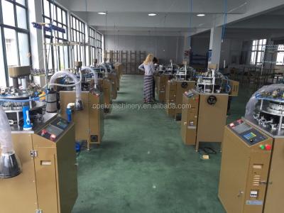 China Máquina de fabricação de cordas de cabelo de tricô circular altamente amarela Controle totalmente computadorizado à venda