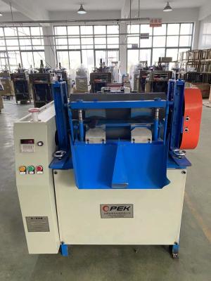 China Pompom Machine para brinquedos Acessórios e Chain de Chave NO Computarizado Alto Desempenho à venda