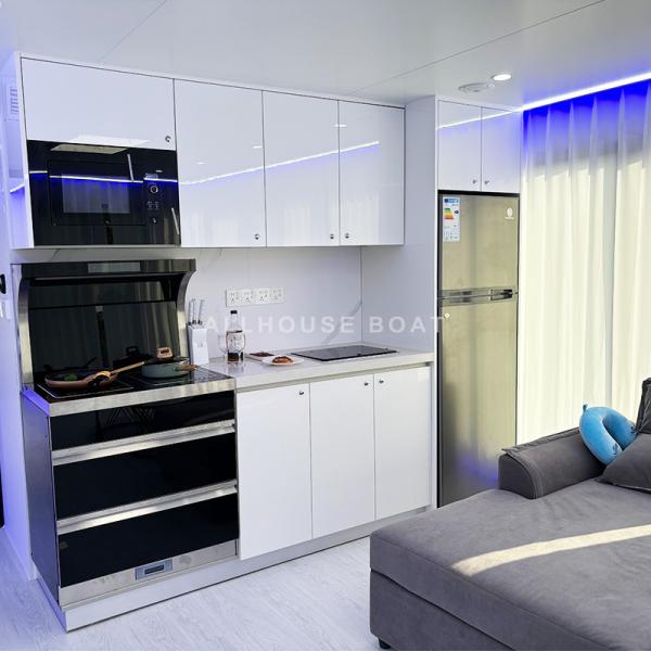 Quality Robust Construction Luxury Pontoon Boat Aluminum Houseboats Custom Design for sale
