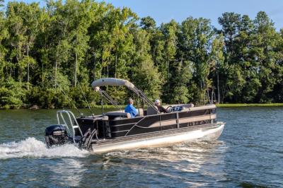 China Barco de pontón de una sola capa 25-30FT Máxima potencia de 150 CV Bajo el asiento Almacenamiento Hierba marina / piso EVA Perfecto para sus necesidades de navegación for sale