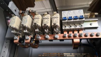 China Hoogfrequente 48V 120A gelijkstroomstroomkasten Te koop