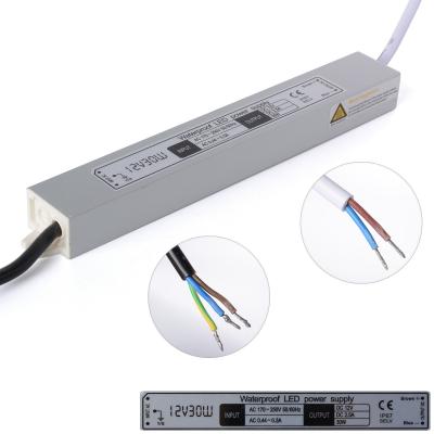 Cina La CC 12V 30W che accende il driver impermeabile Power Supply IP67 del trasformatore LED ha introdotto l'adattatore di AC170-250V per la striscia del LED in vendita