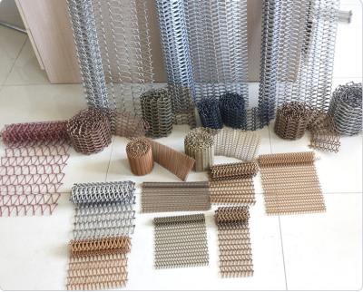 中国 V- 形づけられた装飾的な金属の網は柔らかい掛かるカーテンを広げる 販売のため