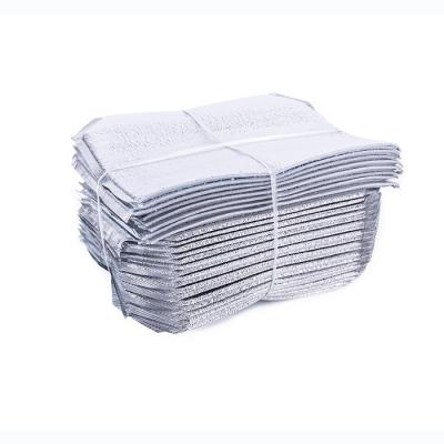 China Herbruikbare zilveren aluminium folie koeler zak voor kartonnen doos thermische verzenddoos Liner Te koop