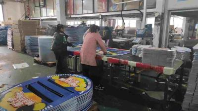 Cina Macchina di incollaggio automatico personalizzabile per soluzioni di incollaggio liquido in produzione in vendita
