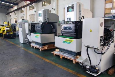 China High Precision Vmc855 CNC Vertical Machining Center with Semi-Closed Loop Control for sale