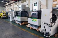 China Vmc855 CNC/MNC Vertical Machining Center for sale