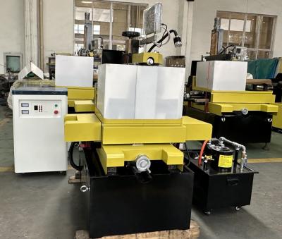 China Open-Loop Control M250 Single Cut CNC Medium Speed Wire Cut EDM Machine voor industrieel gebruik Te koop