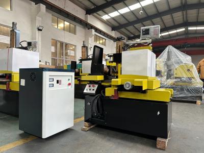 China Metal-Cutting CNC Machine Tools Single Cut CNC Medium Speed Wire Cut EDM Machine Dk7735 for sale