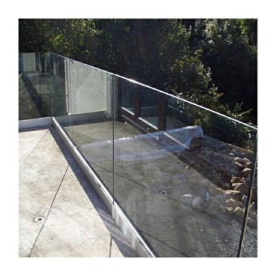 Cina CE 25mm aluminium shoe base glass railing no top rail in vendita