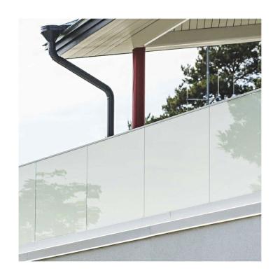 Cina U channel handrail glass balustrade sizes contemporary balcony railings in vendita