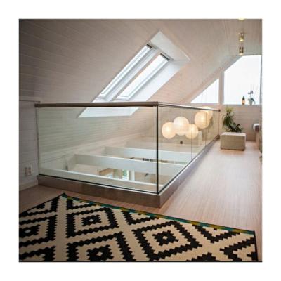 China Aluminium u profile channel tempered glass banister patio stairs with railing à venda