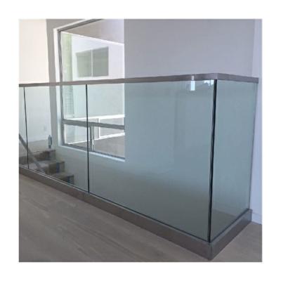 Cina Aluminium balustrade systems glass railing standoff fittings small privacy fence for patio in vendita