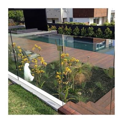 Cina Base shoe glass railing systems glass railing mounting hardware apartment patio fencing in vendita