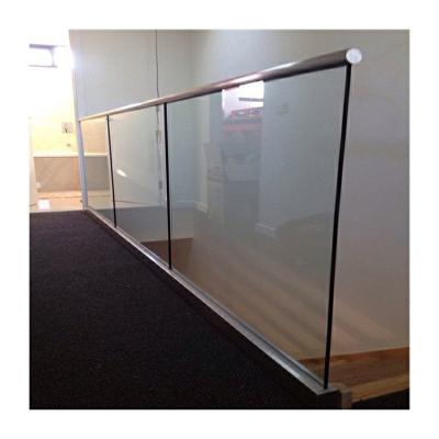 Cina Polished aluminium u base how expensive is glass railings for patio steps in vendita