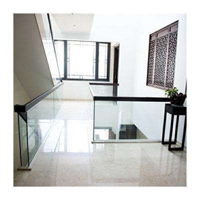 Cina 10mm shoe base glass panel railing system fencing for concrete patio in vendita