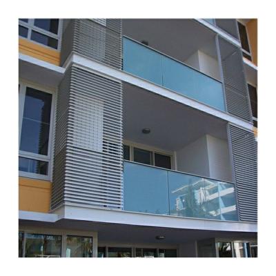 China Stainless u channel glass balustrade fittings uk aluminum balcony railings à venda
