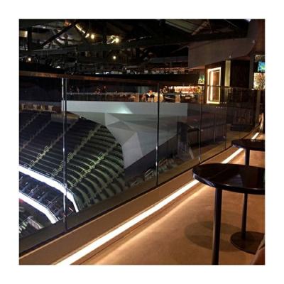 Китай 12mm shoe base frameless glass railing detail terrace design with baluster продается