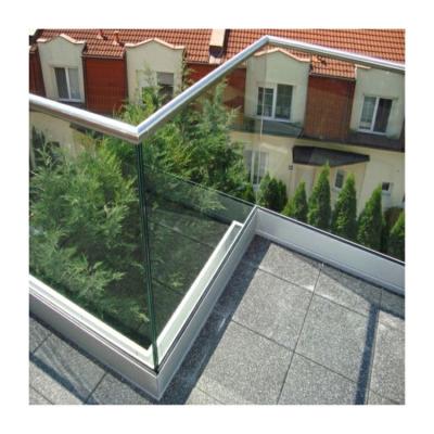Cina Fencing u channel glass balustrade systems for decking rooftop rail in vendita