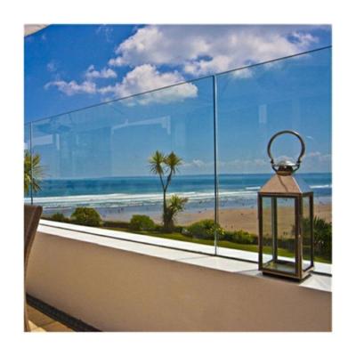Cina U base glass railing external glass balustrade prices roof safety handrails in vendita
