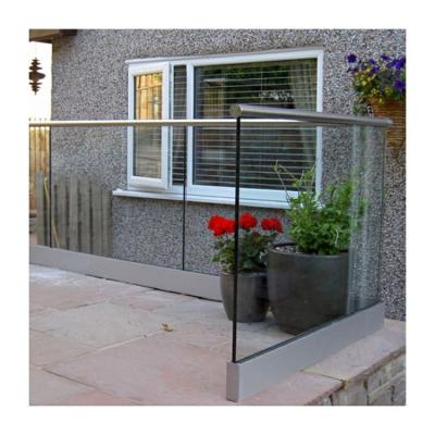 China Balcony Glass Railing With Solid Ss 316 U Channel Frameless Glass Railing Te koop