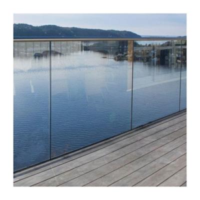 Cina Balcony Glass Railing With Solid Ss 316 U Channel Frameless Glass Railing in vendita