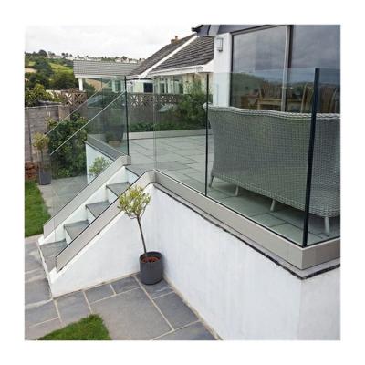 Cina Deck aluminium u channel fence posts tempered glass railing for front porch in vendita