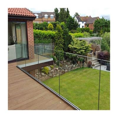 Cina Deck aluminium u channel fence posts tempered glass railing for front porch in vendita