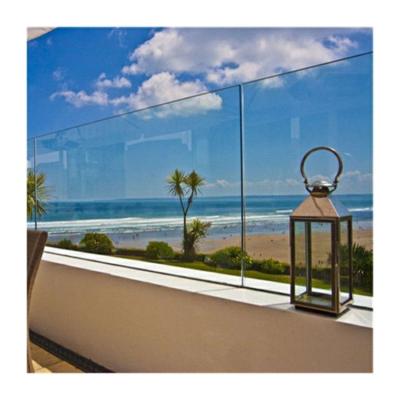Cina Frameless U Channel Glass Railing for Staircase and Balcony in vendita