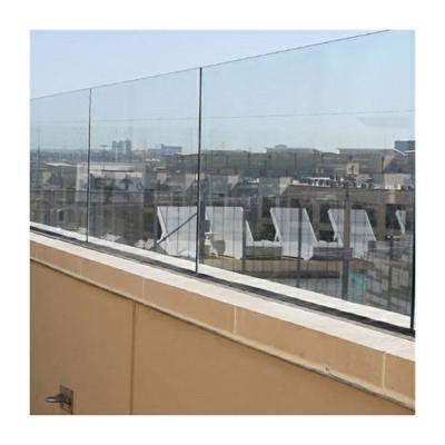 China 10mm U Channel Balustrade Modern Clear Glass Balcony Fence Customized Te koop