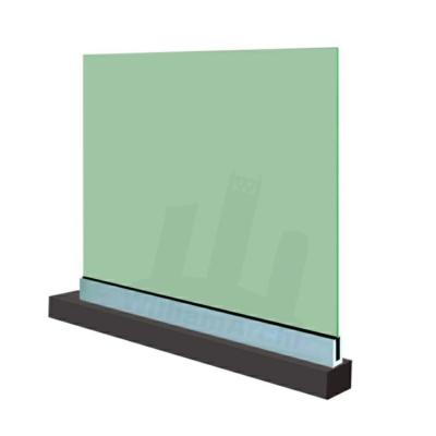Cina Flooring Mounted Channel Glass Balustrade With Anodized Aluminum U Channel in vendita