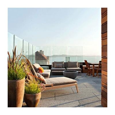 Cina Modern U Channel Glass Railing Stair Banister Fence With Roof WA-RAL1338 in vendita