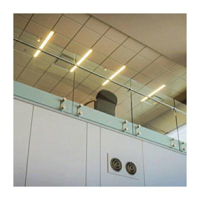 China United Arab Emirates small standoffs pvc patio standoff railing à venda